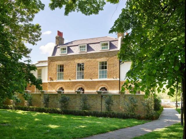 8 bedroom detached house for rent in Lower Mall, London, W6