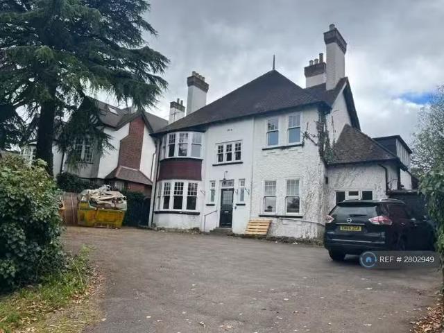 8 bedroom detached house for rent in Lichfield Road, Sutton Co.