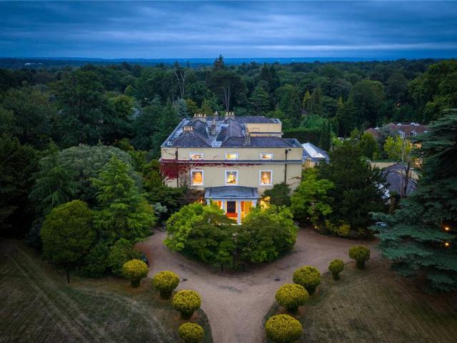 8 bedroom detached house for sale