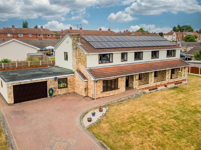 8 bedroom detached house for sale