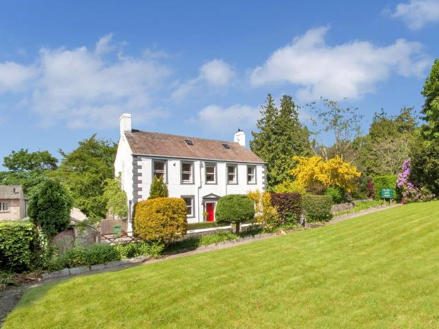 8 bedroom detached house for sale