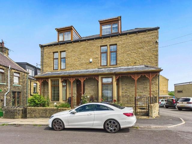 8 bedroom detached house for sale