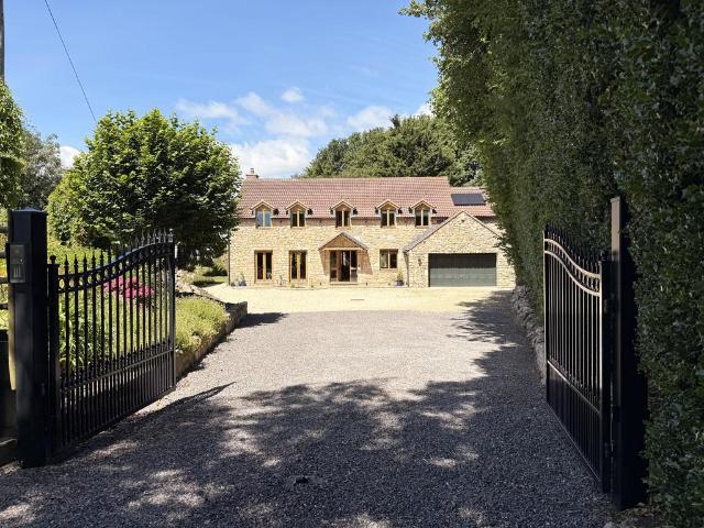8 bedroom detached house for sale