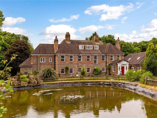 8 bedroom detached house for sale