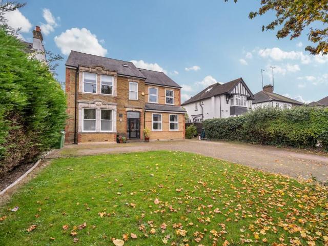 8 bedroom detached house for sale