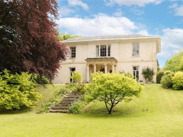 8 bedroom detached house for sale