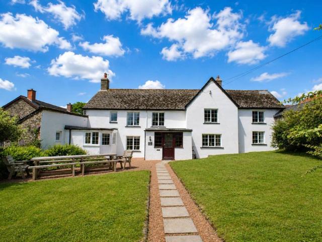 8 bedroom detached house for sale
