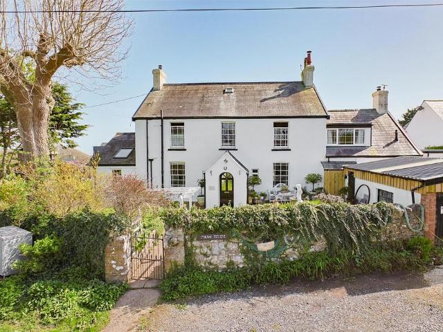 8 bedroom detached house for sale