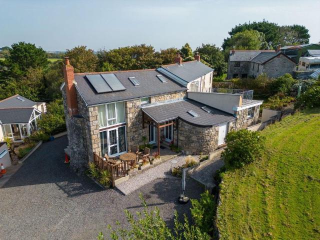 8 bedroom detached house for sale
