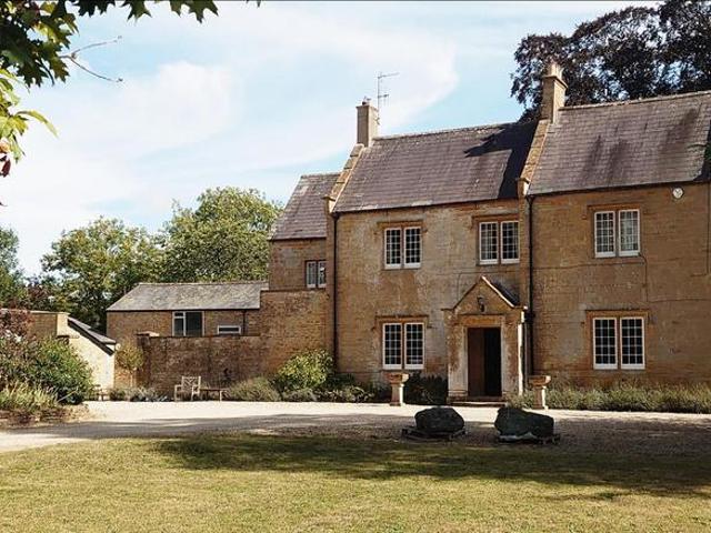 8 bedroom detached house for sale