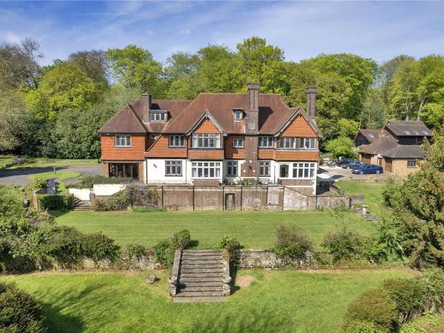 8 bedroom detached house for sale