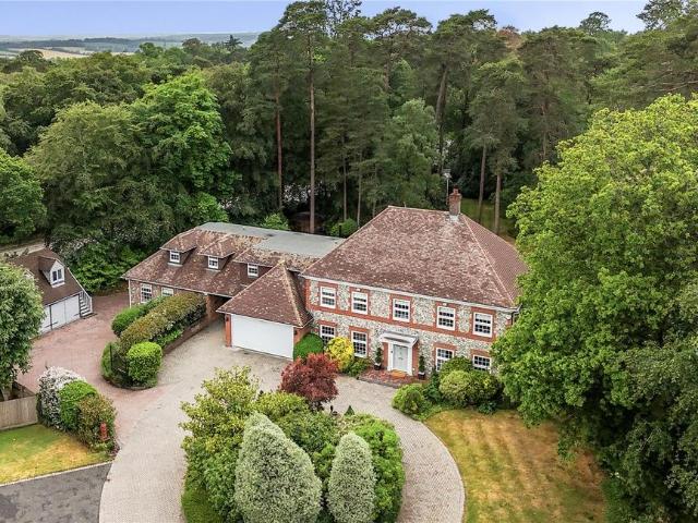 8 bedroom detached house for sale