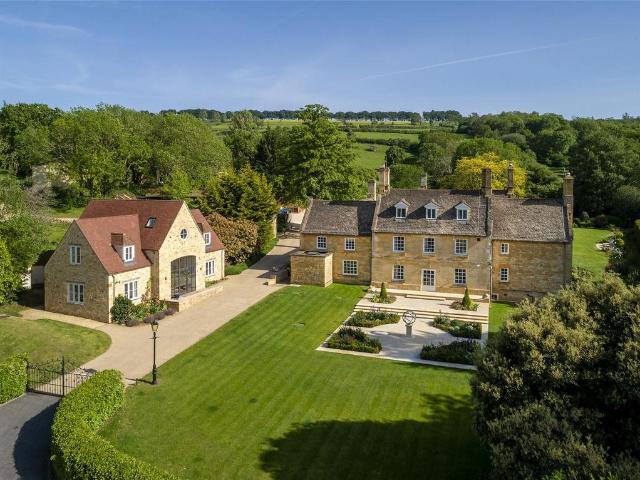 8 bedroom detached house for sale