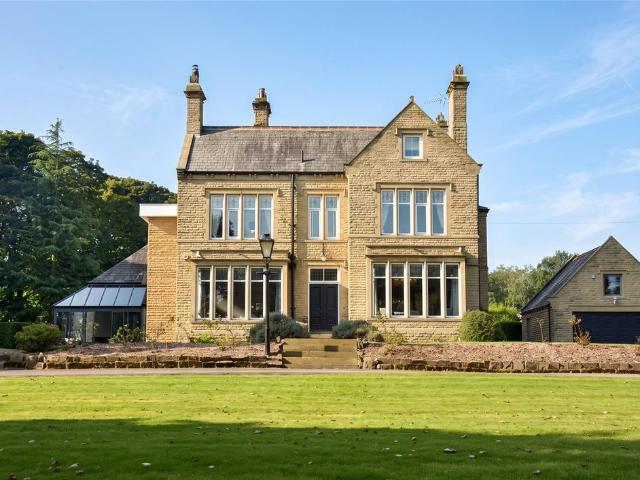 8 bedroom detached house for sale