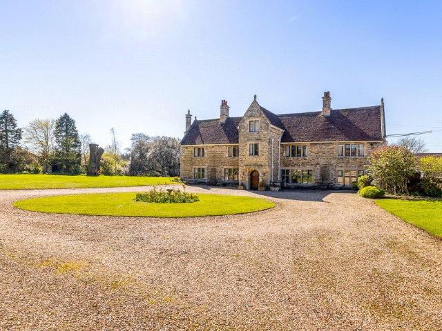 8 bedroom detached house for sale