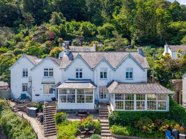 8 bedroom detached house for sale