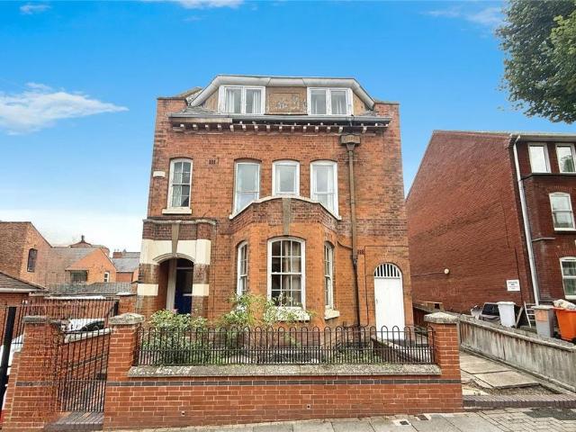 8 bedroom detached house for sale