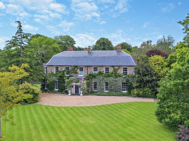 8 bedroom detached house for sale
