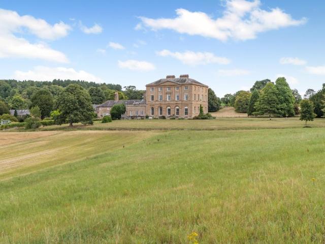 8 bedroom detached house for sale