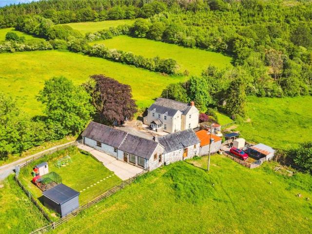 8 bedroom detached house for sale