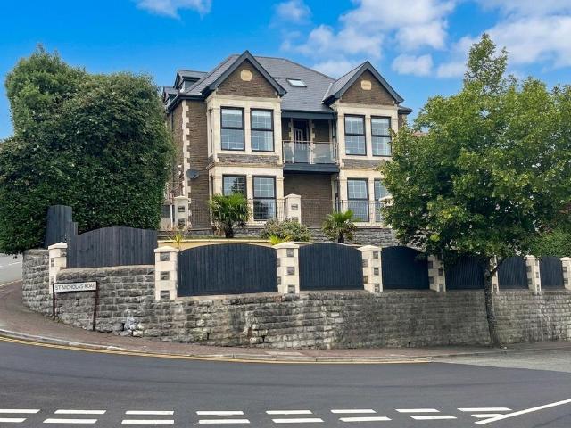 8 bedroom detached house for sale