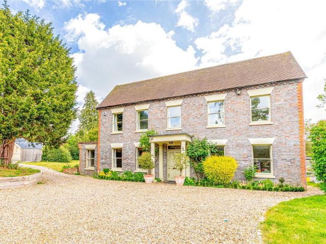 8 bedroom detached house for sale