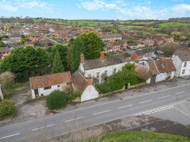 8 bedroom detached house for sale