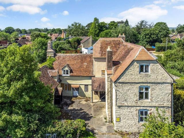 8 bedroom detached house for sale