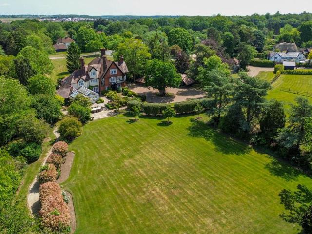 8 bedroom detached house for sale