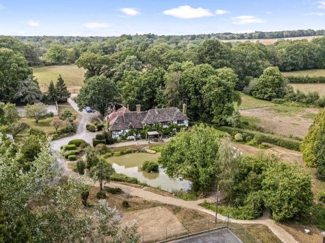 8 bedroom detached house for sale