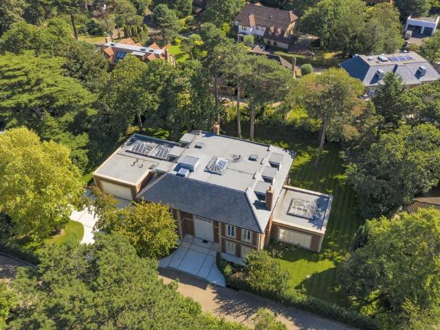 8 bedroom detached house for sale