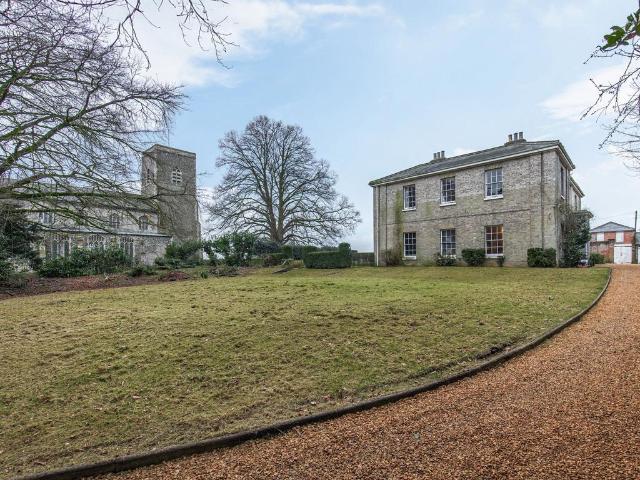 8 bedroom detached house for sale