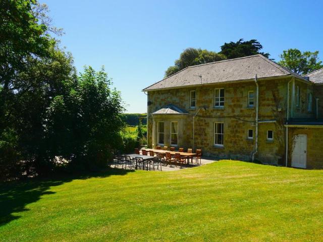 8 bedroom detached house for sale