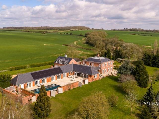 8 bedroom detached house for sale