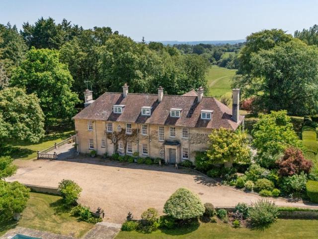 8 bedroom detached house for sale