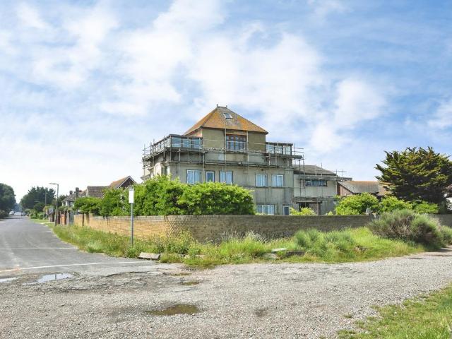 8 bedroom detached house for sale