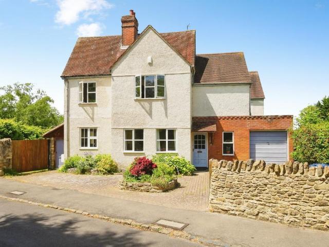 8 bedroom detached house for sale