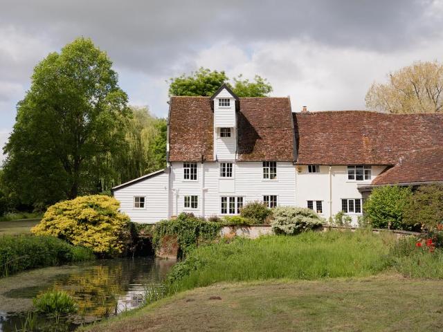 8 bedroom detached house for sale