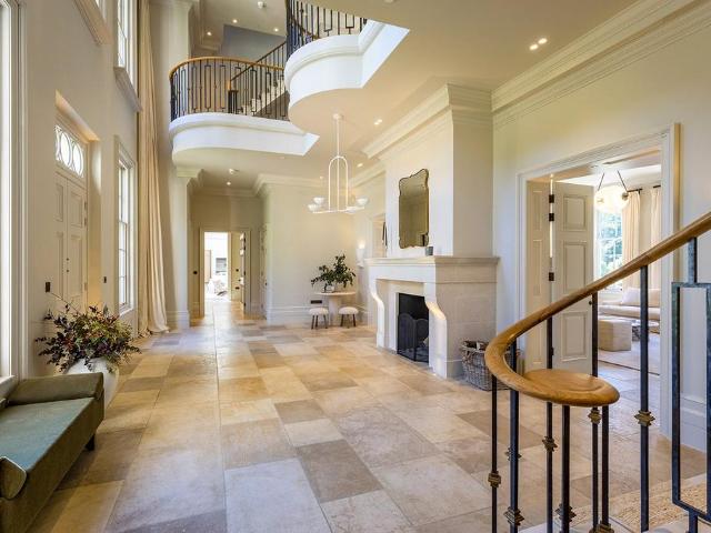 8 bedroom detached house for sale