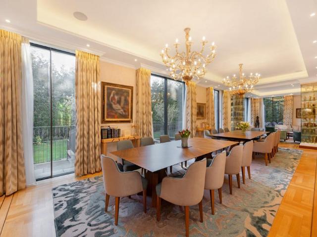 8 bedroom detached house for sale