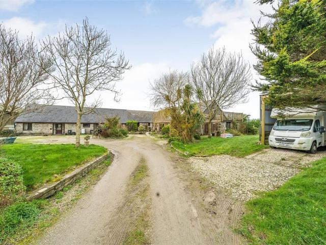 8 bedroom detached house for sale