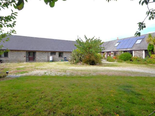 8 bedroom detached house for sale