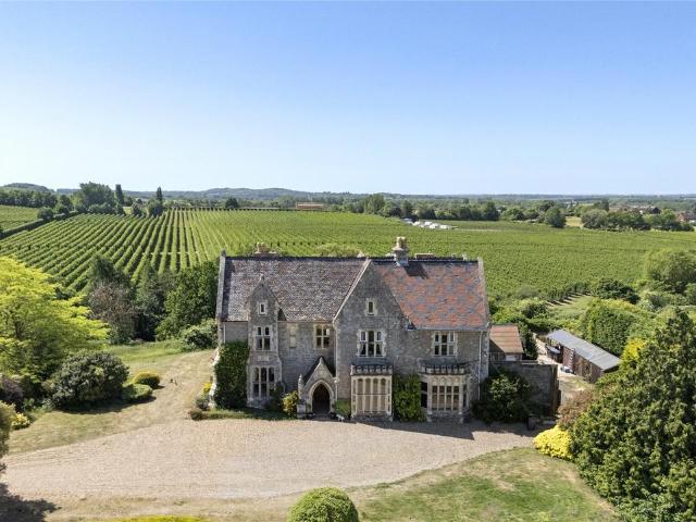 8 bedroom detached house for sale