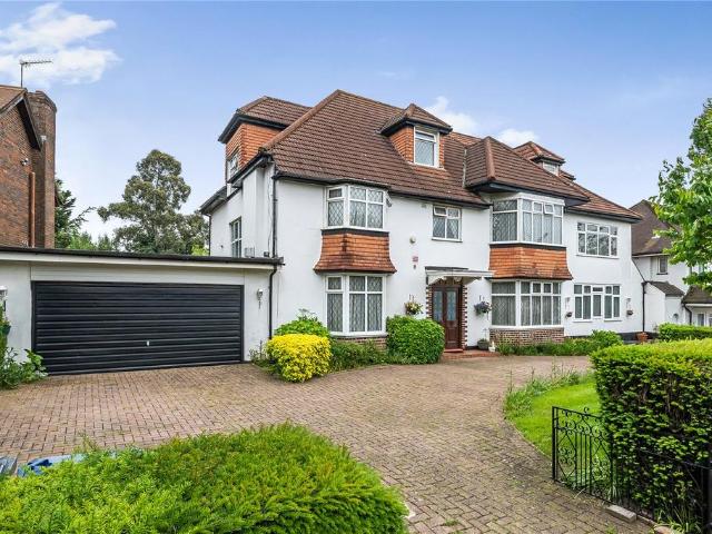 8 bedroom detached house for sale