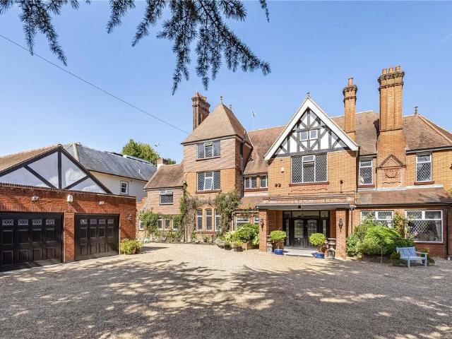 8 bedroom detached house for sale