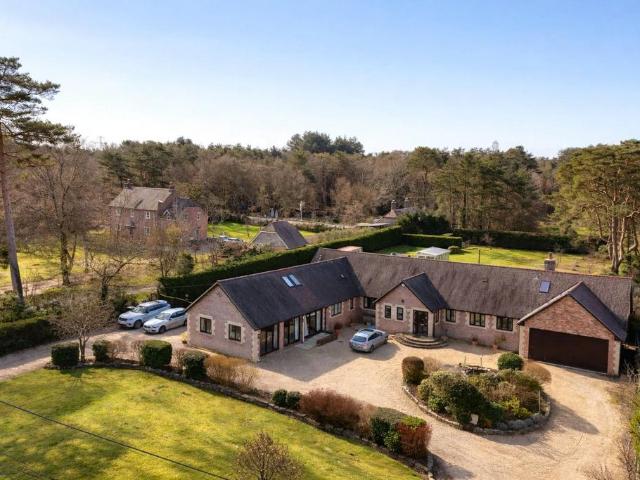 8 bedroom detached house for sale