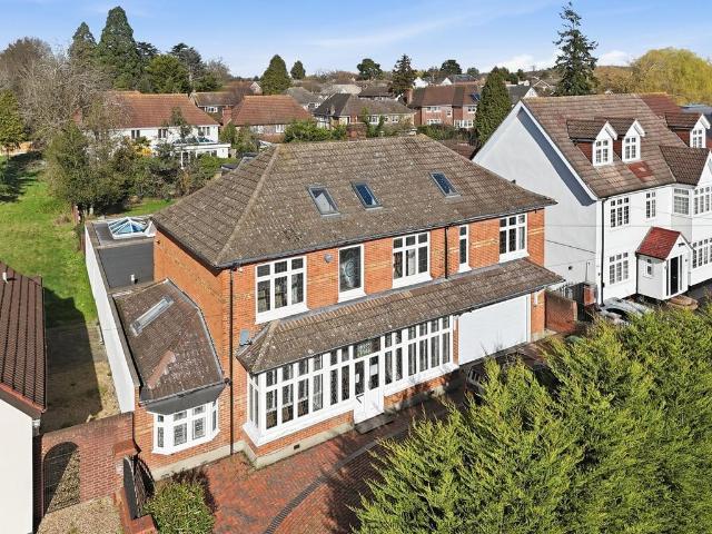 8 bedroom detached house for sale