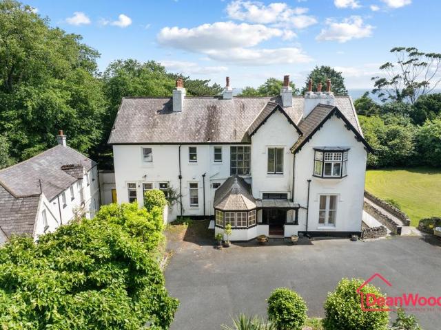 8 bedroom detached house for sale