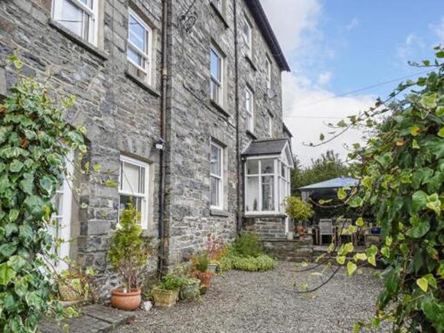 8 Bedroom Detached House For Sale In Chapel Street, Tregaron
