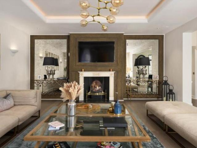8 bedroom detached house for sale in Cheyne Place, London, SW3
